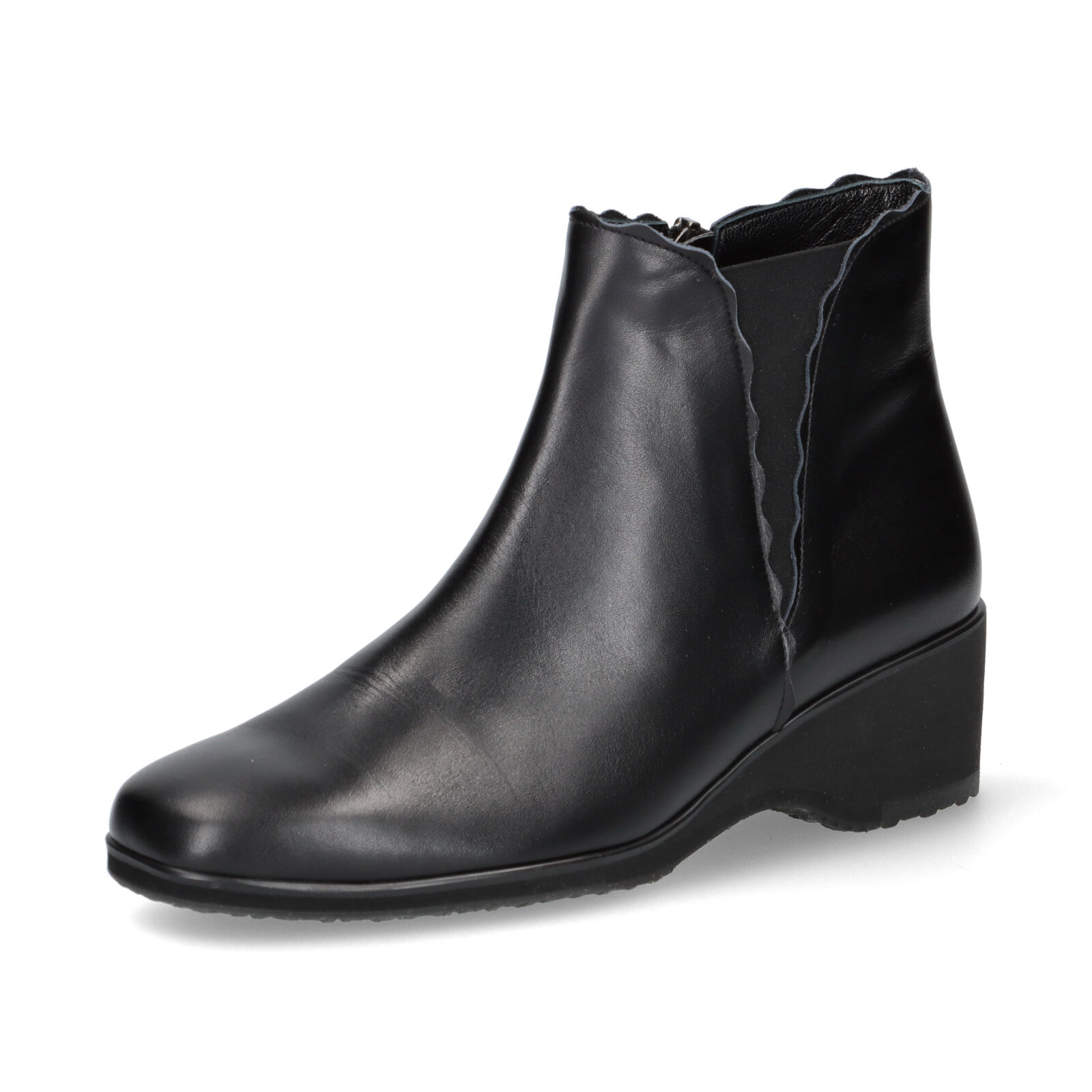 雑誌「家庭画報11月号」2023年9月29日発売_掲載商品 - 履きよさは、美しさ。銀座ヨシノヤ